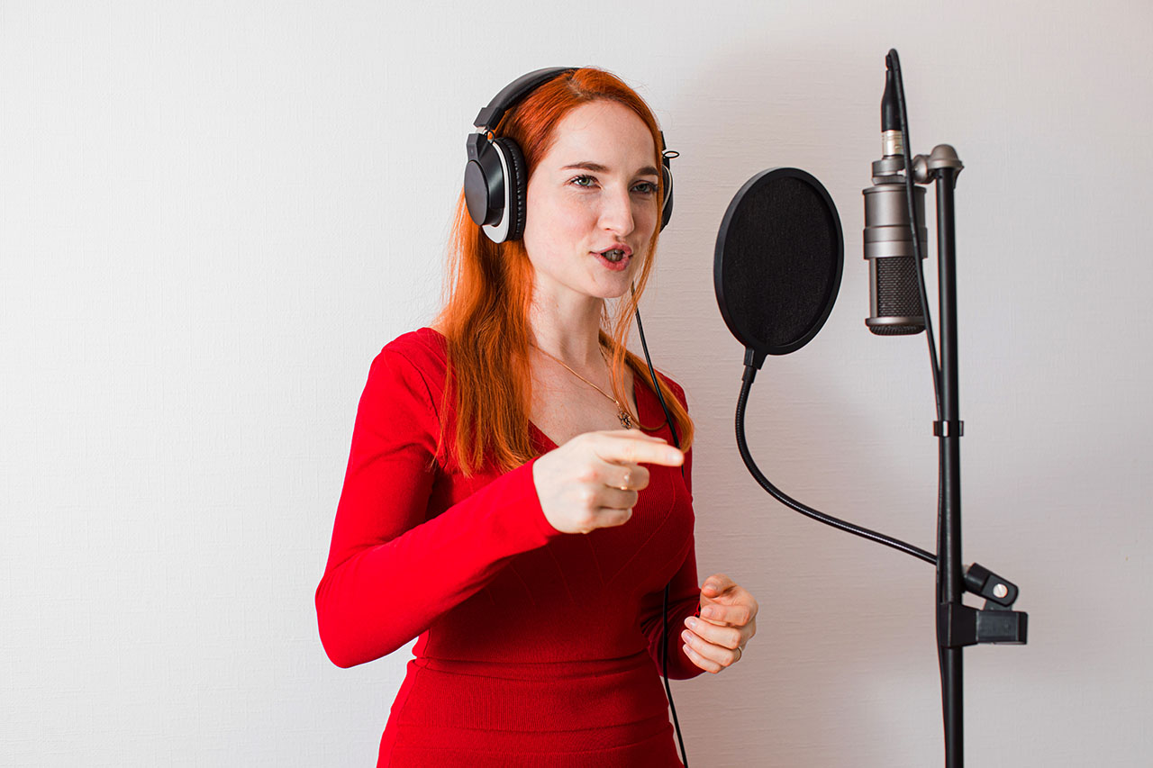 How to Narrate Powerpoint Without Using Your Voice | Typecast